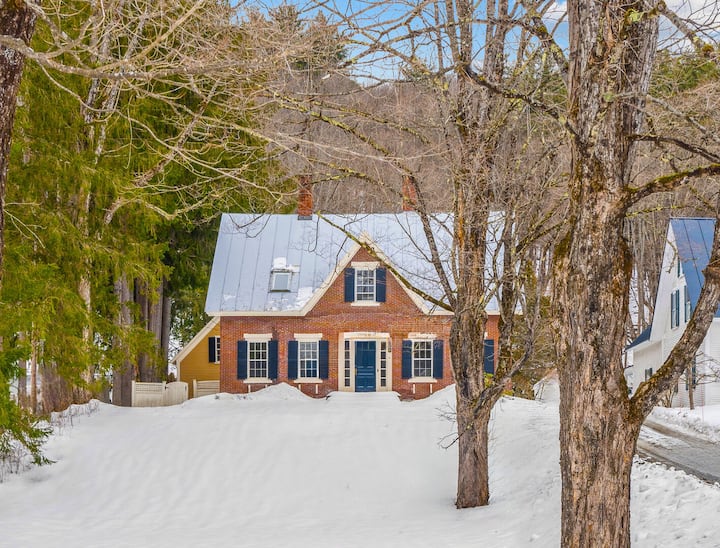 Fireplace, Library - 21 Mountain Ave, Woodstock* - Woodstock, VT