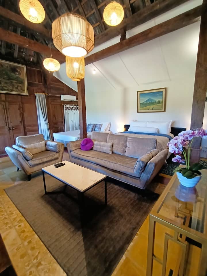 Villacantik Yogyakarta (Triplebed For 6 Persons) - Parangtritis