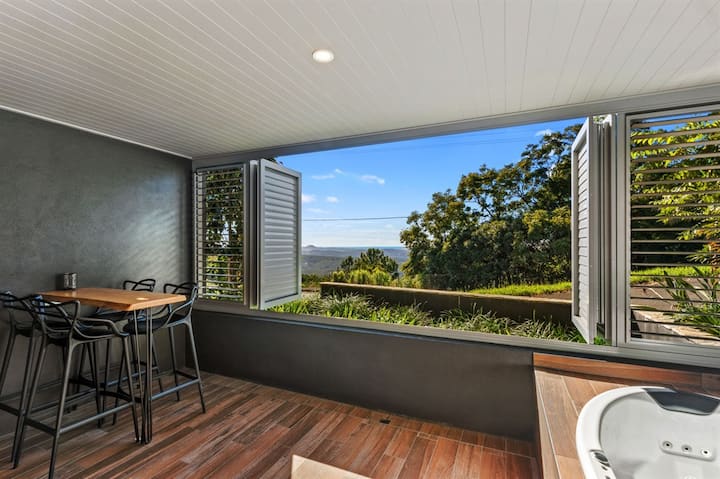 1 Bedroom With Spa In Central Montville - Maleny