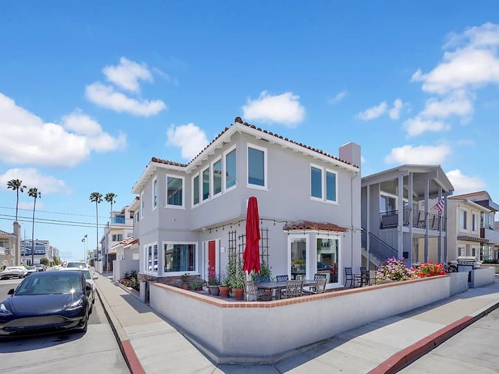Bayside Retreat W/large Patio And Bay Views - Newport Beach, CA