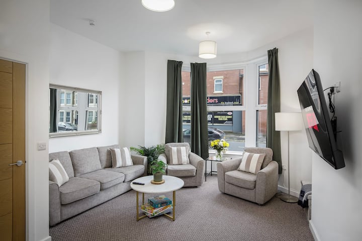 Blackpool 2br Central Charm - Elegant & Comfy - Blackpool