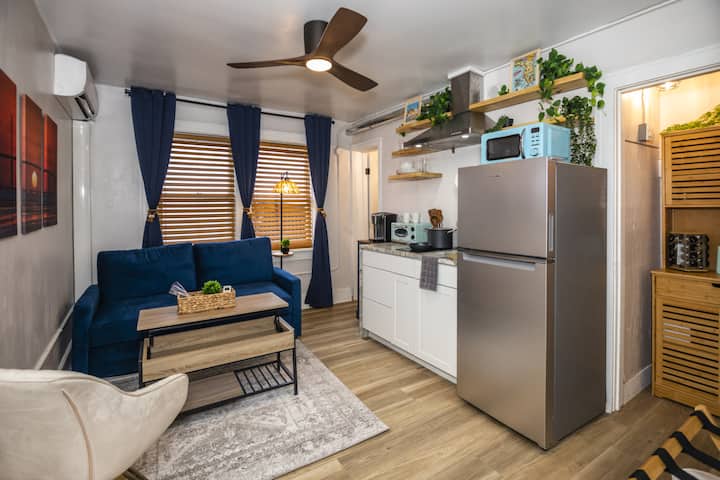 Nocleaningfee: The1888hotel King/kitchen Suite#303 - St. Petersburg, FL