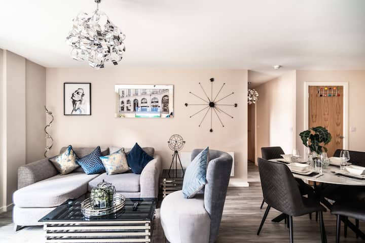 Spacious & Bright 2 Bed Apartment In Manchester - Manchester