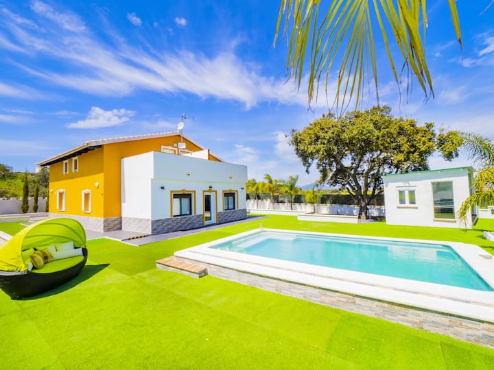 Cubo's Villa El Encinar - Coín