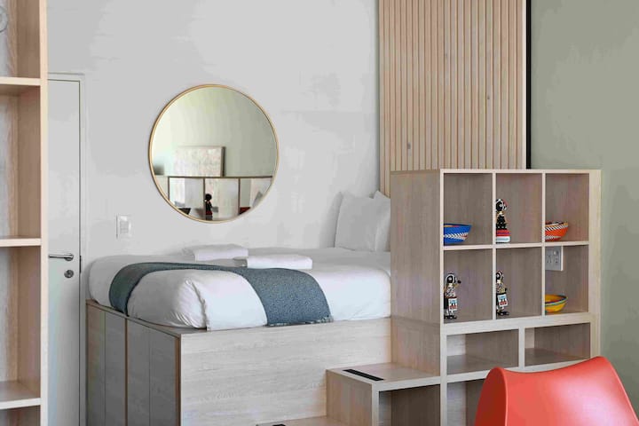 Trendy Sea Point Studio Pool, Ocean, Walk To Beach - Kapstadt