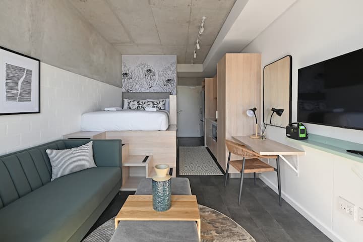 Well Decorated Sea Point Apartment With Sea Views - Le Cap