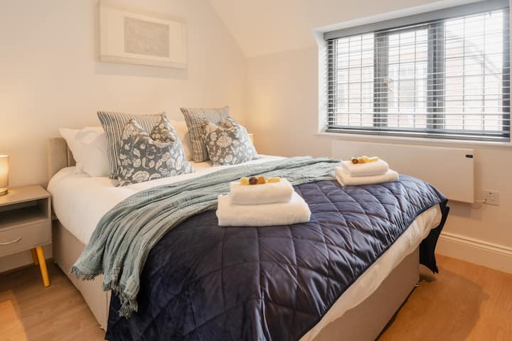 City Centre, Nr Chester Cathedral. Sleeps Up To 4 - Chester