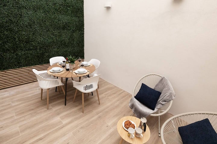 Stylish Home With Private Yard By Quicktrips - Malta