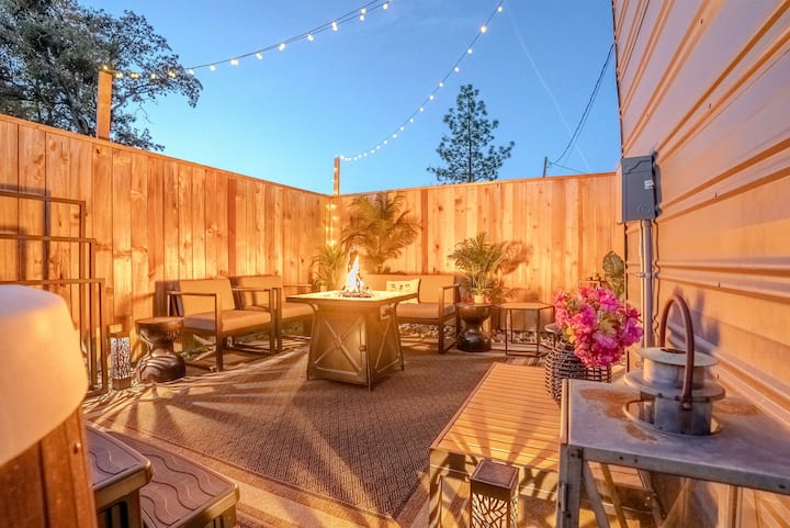 New Hot Tub, Patio W/fire Table! Wifi! King Bed! - Eagle Point, OR