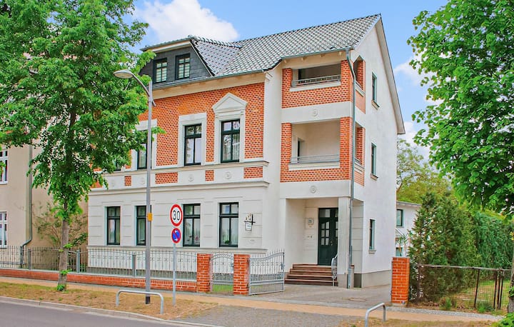 Cozy Apartment In Waren (Müritz) - Waren