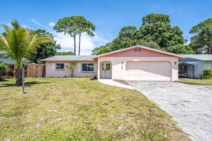 Lagoon Lodge - 3bd/2ba With Heated Pool - Sarasota, FL