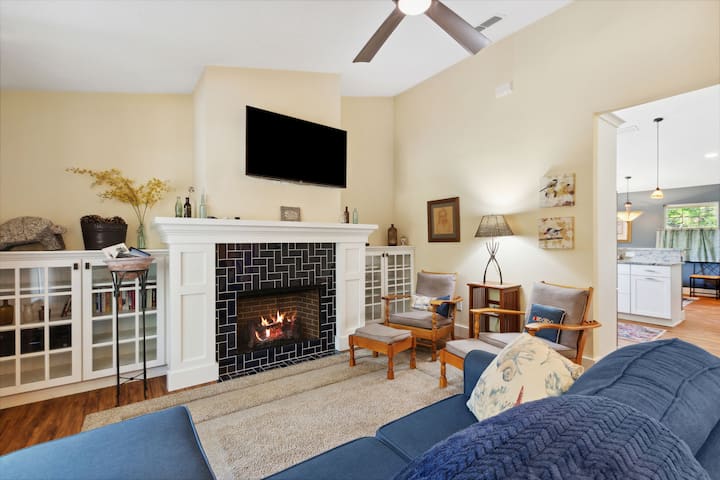 Beachwalk Bungalow | Pet-friendly, Wifi, & Beach - Amelia Island, FL