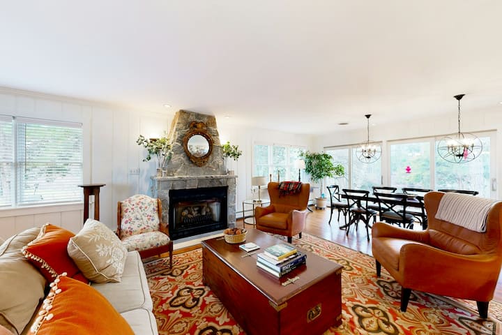 Dog-friendly 4br With Lake Views - Walk Everywhere - Rehoboth Beach, DE