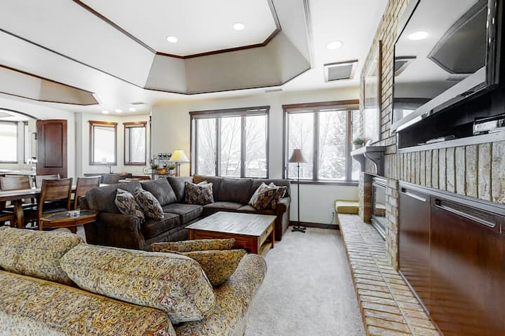 Ultimate 2br Mountainview 4th-floor | Balcony - Steamboat Springs, CO