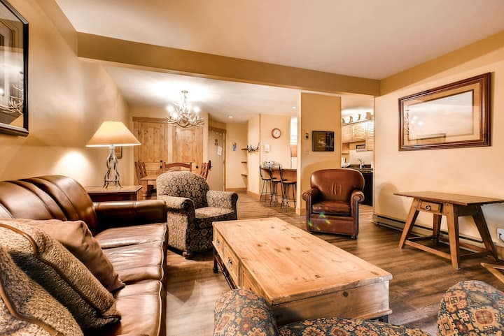 Warm 2br Timber Run Condos | Balcony | Pool - Steamboat Springs, CO