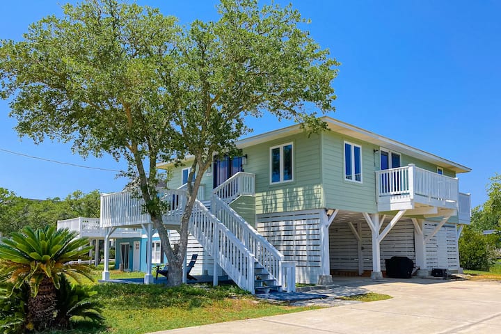 2br Home On Marsh Front With Dock, Balcony, Grill - Garden City, SC