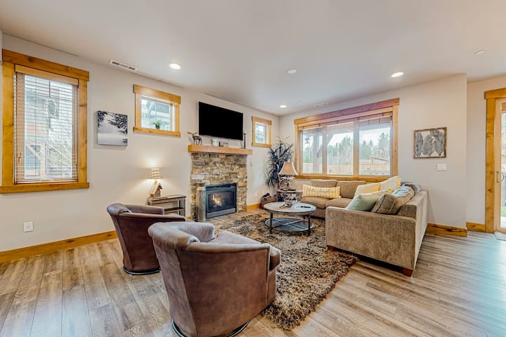 Blackbearlodge 4br With Ensuites - Walk Everywhere - Cle Elum, WA