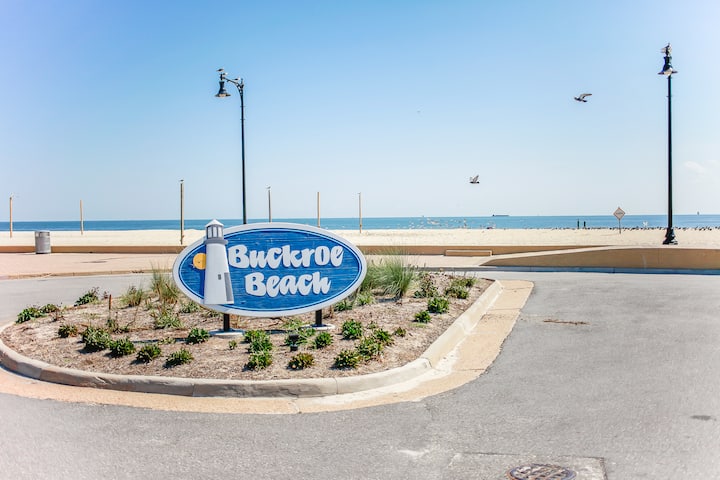 Buckroe Beach 3br - Firepit & Yard - Hampton, VA