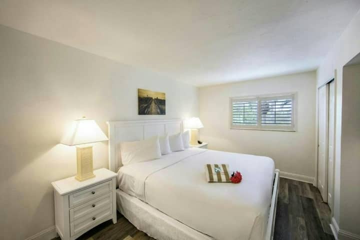 Relax And Recharge! Onsite Restaurants And Bar! - Captiva, FL