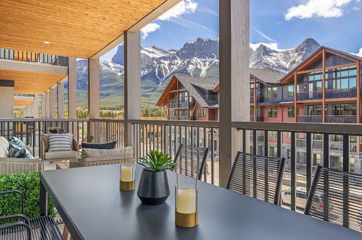 Rundle Lux Villa At Timberstone - Canada