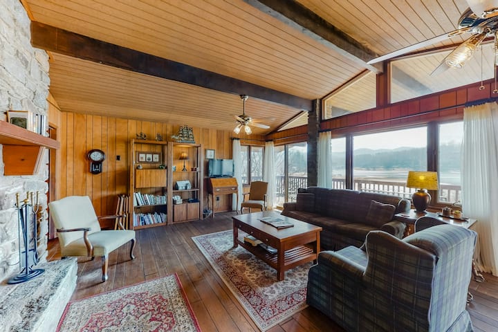 4br Lakeview | Pool | Fireplace | Deck - Lake Junaluska, NC