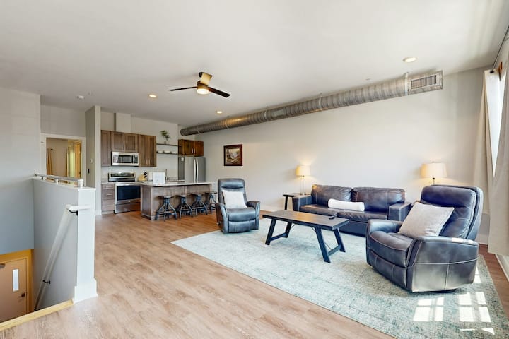 Spacious 1br Condo With Balcony - Walk To Dining - Asheville, NC