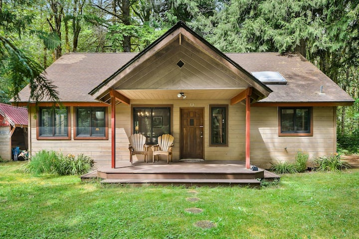 1br Dog-friendly With Firepit, Foosball, & W/d - Skykomish, WA
