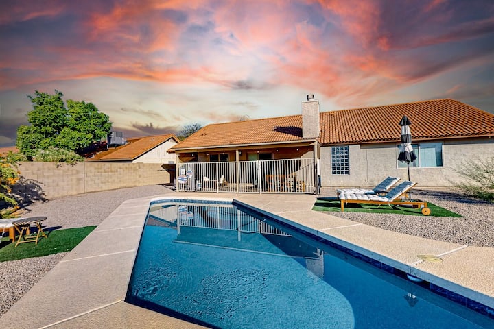 4br Sunlit Oasis W/ Private Pool, Patio, & Firepit - Mesa, AZ