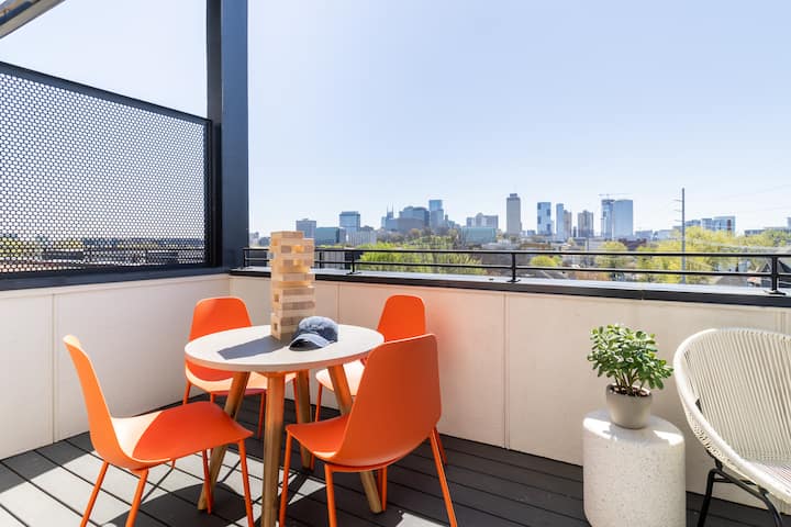 Conway C206 By Avantstay | Germantown W/ Balcony - Nashville, TN