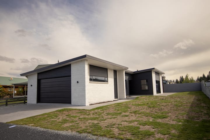 44. Lupin Lodge, Free Wifi - Twizel