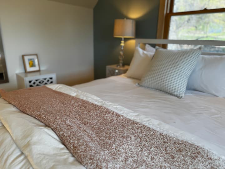 Garden Terrace, Steps From Downtown Bayfield - Bayfield, WI