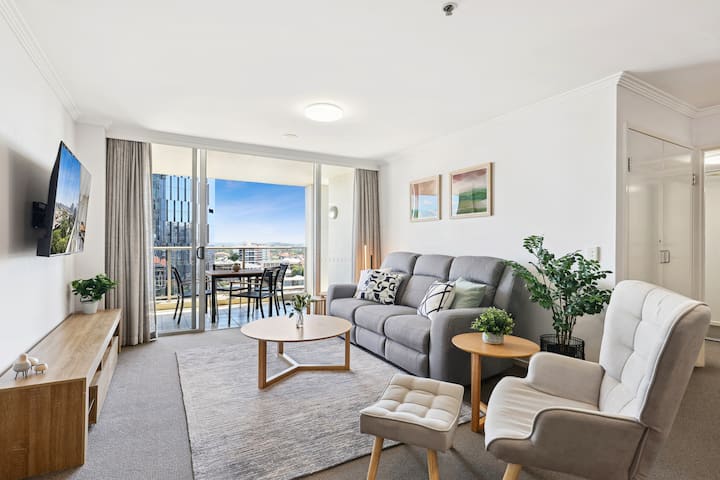 2-bed City Abode With Swimming Pool, Gym & Views - Brisbane