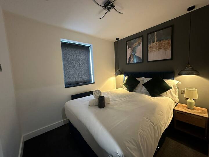 Stylish 1-bed Apartment W/ Sofa Bed & Parking - Peterborough