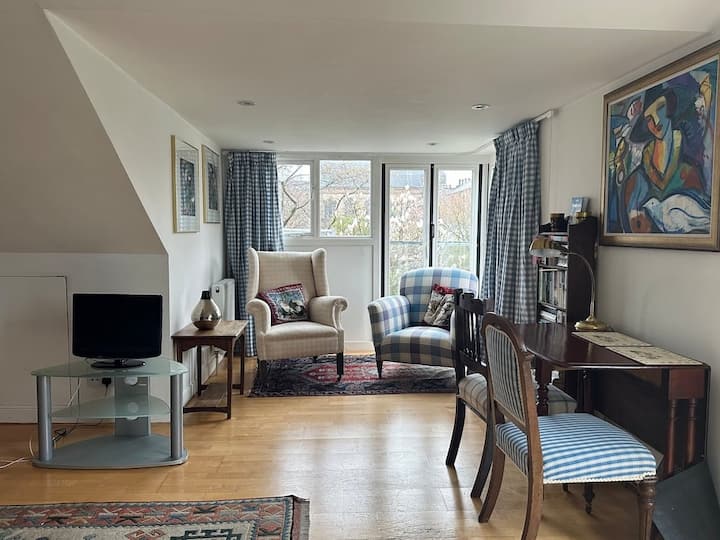 Writer's Retreat In Bruntsfield - Edinburgh