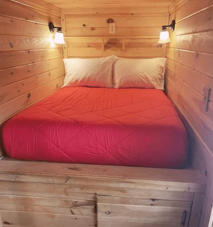 Deluxe Cabin - Monterey, TN