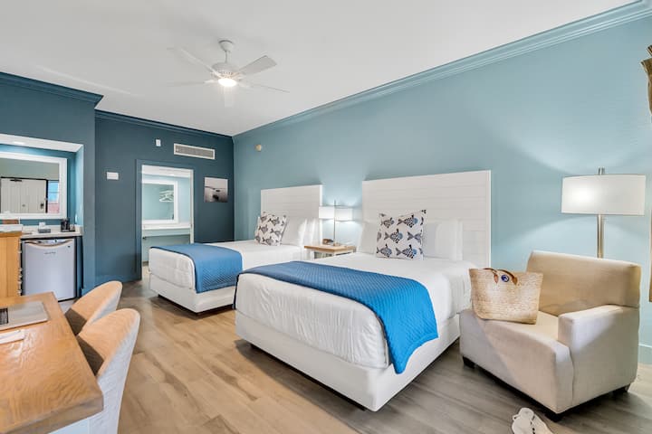 Beachside Inn - Quaint And Comfortable Hotel - - Destin, FL