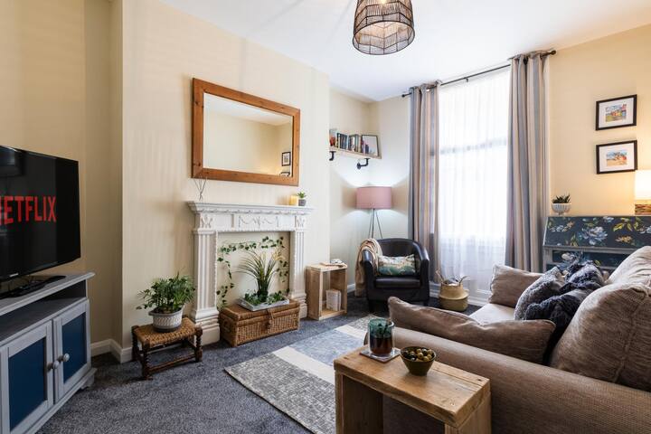 Castle Bay Apartment - Scarborough