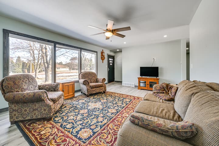 Wausau Home W/ Yard: 1 Mi To Granite Peak Ski Area - Wausau, WI