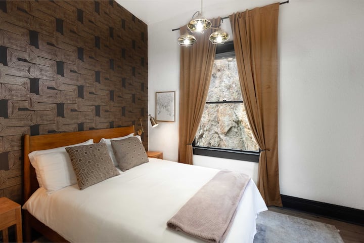 The Block Basic - Queen - Bisbee, AZ