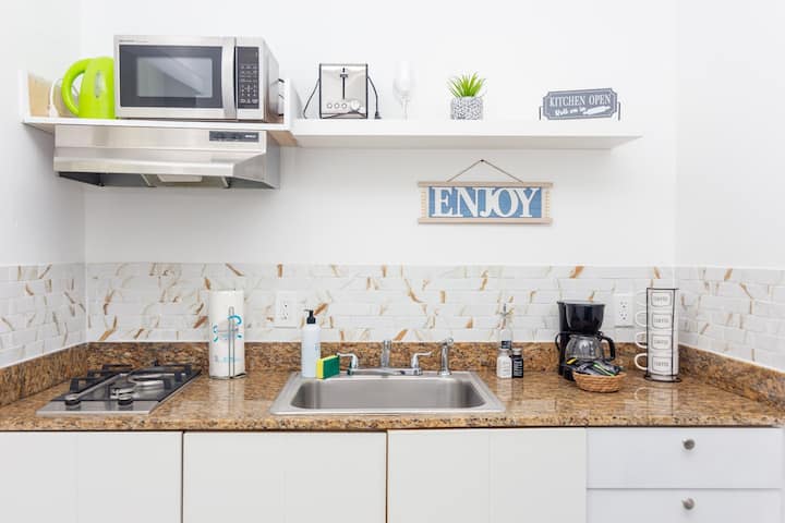 Stylish 2-bedroom Apt In The Heart Of South Beach - South Beach, FL