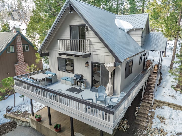 Ridgeview Retreat ~ Location Meets Comfort (Ac!) - Shaver Lake, CA