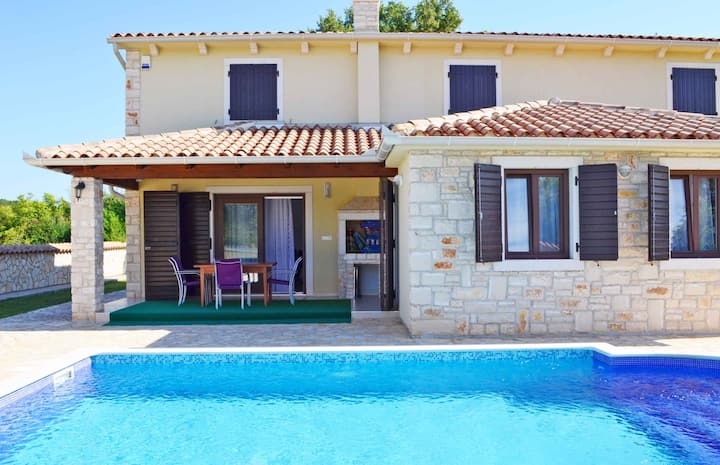 Maison De Vacances Avec Piscine - Medulin