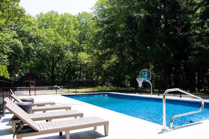 Hideaway - Pickleball Court, Private Pool, Hot Tub - Michigan City, IN