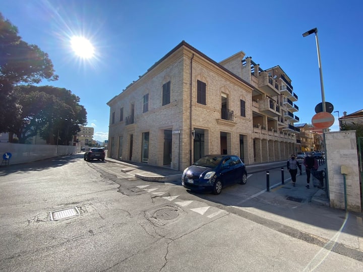 79 - Trilo Urania 2°p Dx - Porto Recanati