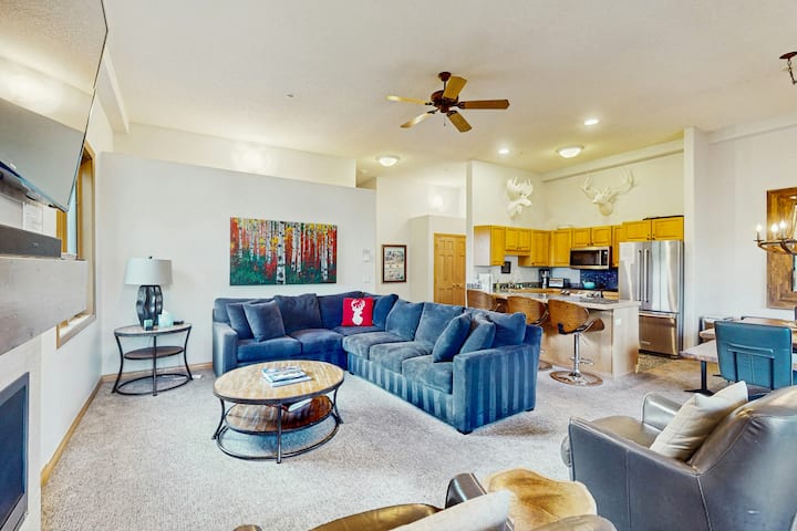 3br Mtn-view Condo W/heated Pool, Hot Tub, Sauna - Vail, CO