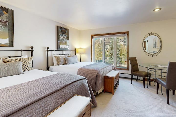 Ski-in/ski-out Condo | Fast Wifi | Pool | Hot Tubs - Vail, CO