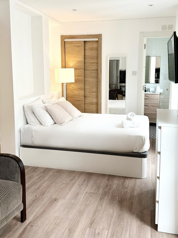 Premium City Centre Studio - Gibraltar