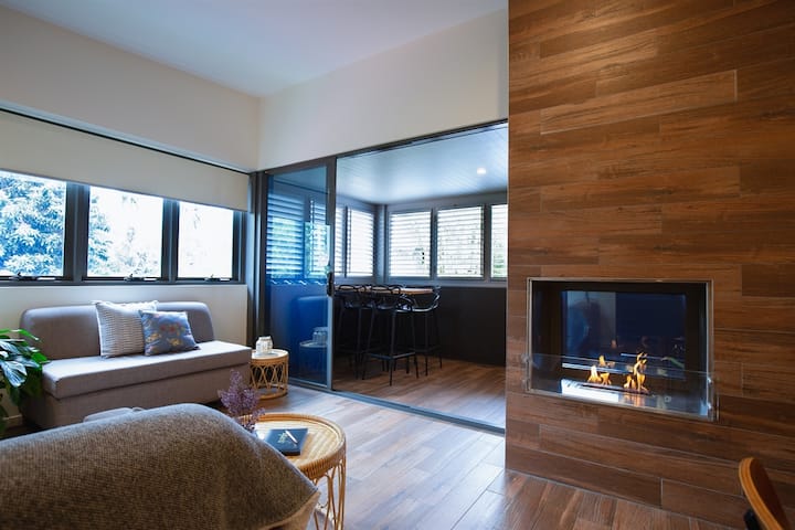 3 Bedroom Upper Floor Apartment In Montville - Maleny