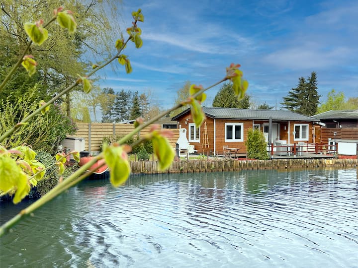 Chalet Confortable Au Bord De L'eau - Westerlo