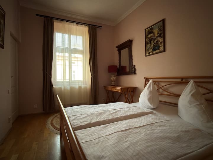 Vintage Charm In The Heart Of Prague - Prague